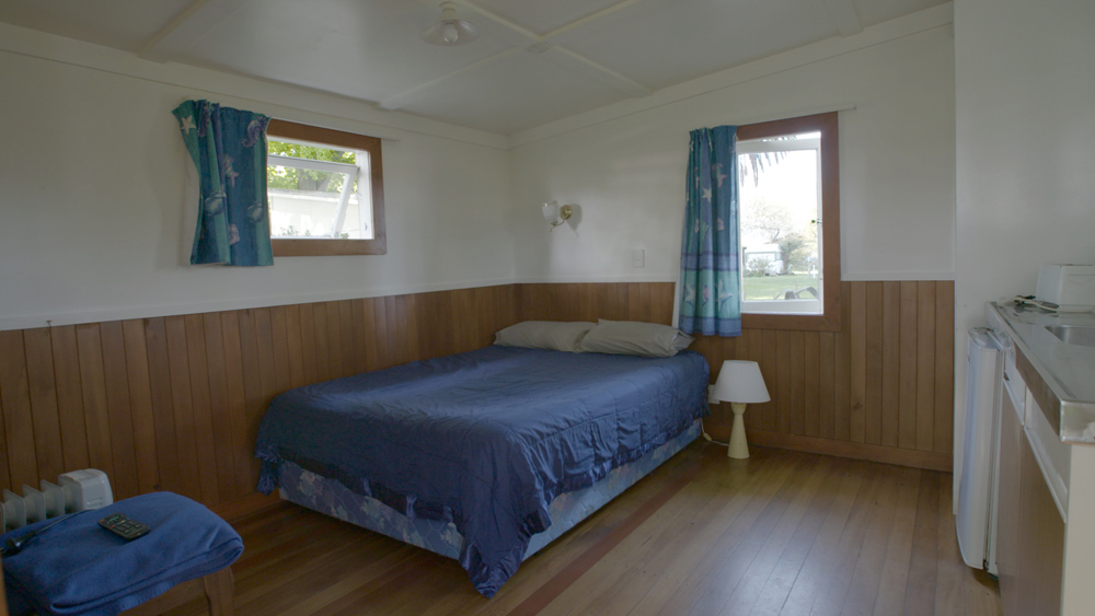 Coromandel Backpacker Cabins | Te Aroha Holiday Park and Hot Pools